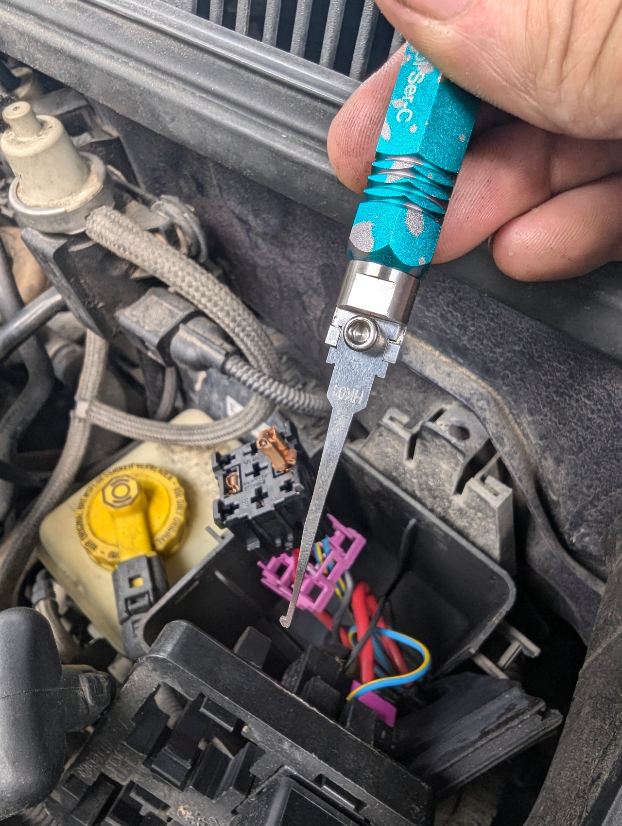 Tool, to remove pins from relay socket? | TDIClub Forums